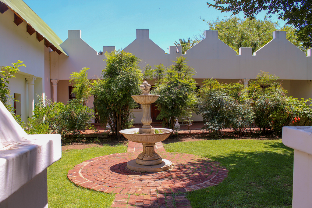 Affordable Guest House in Klerksdorp - The Fountain Villa